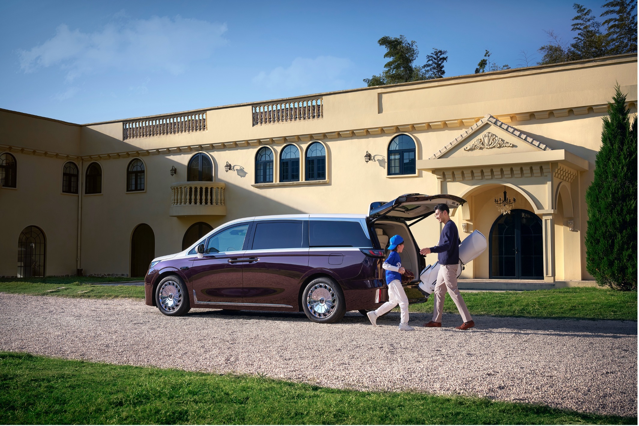 打造四座顶奢级MPV体验，岚图梦想家山河上市售70.99万元_中国经济网